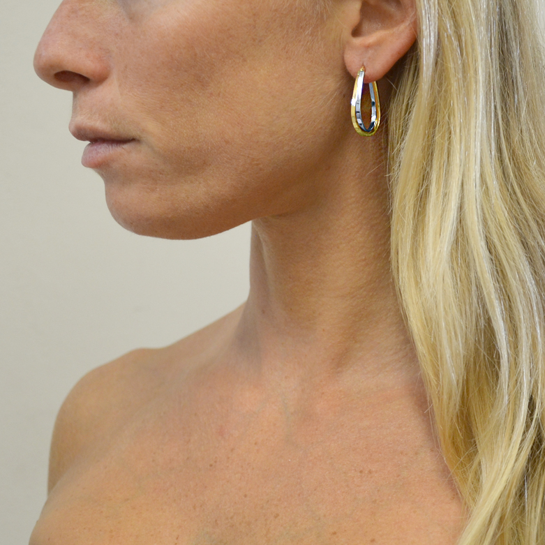 Orecchini a cerchio allungato in oro bianco e giallo | Gioielloro.it - La tua g