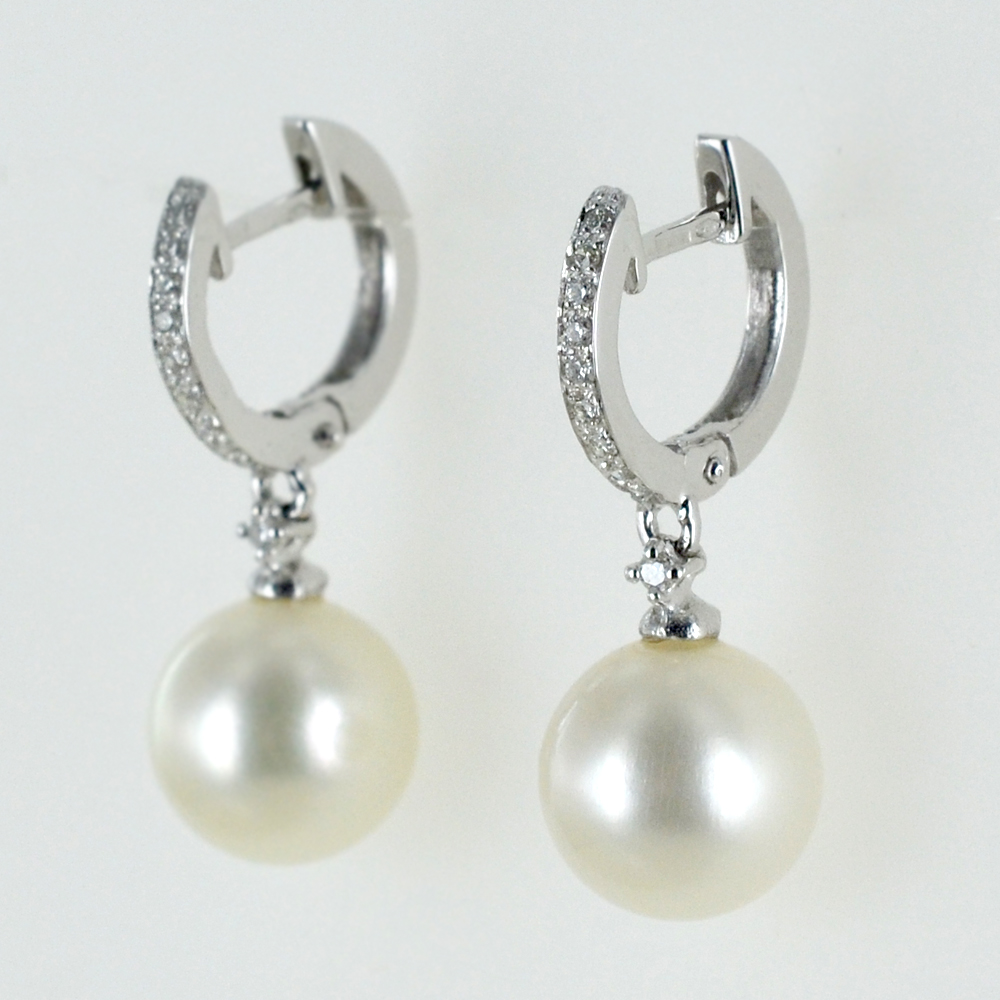 Orecchini cerchio con pendente Perle e diamanti incastonati ...