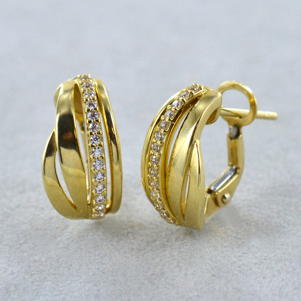 Orecchini classici in oro giallo con zirconi chiusura a scatto ...